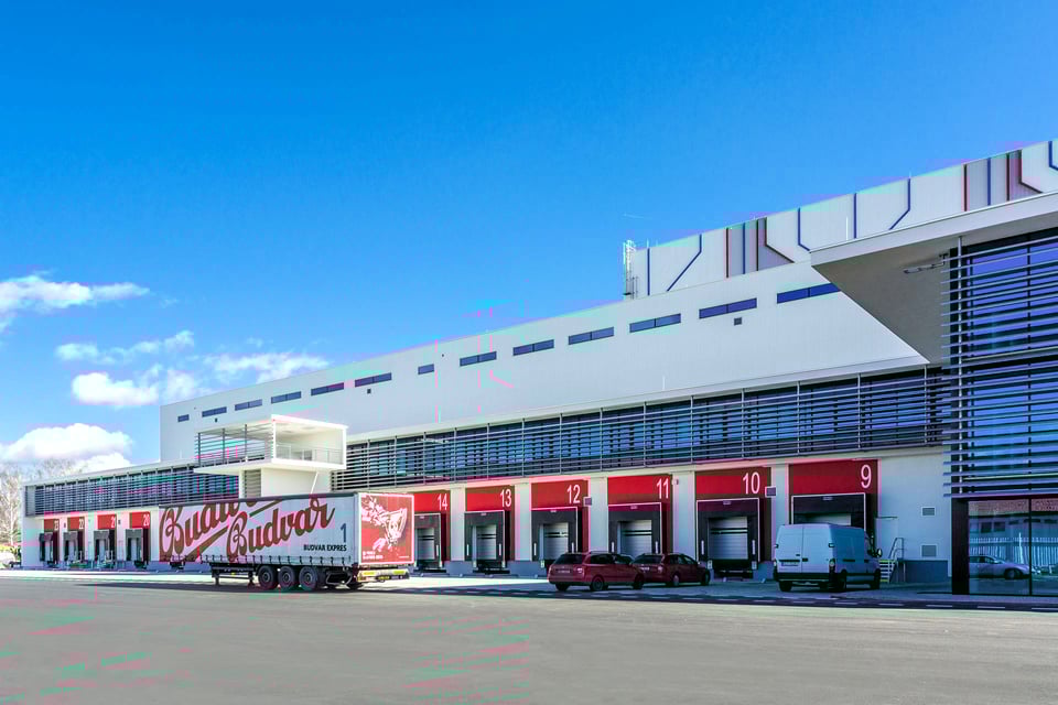 Powerful High-Speed doors for budweiser